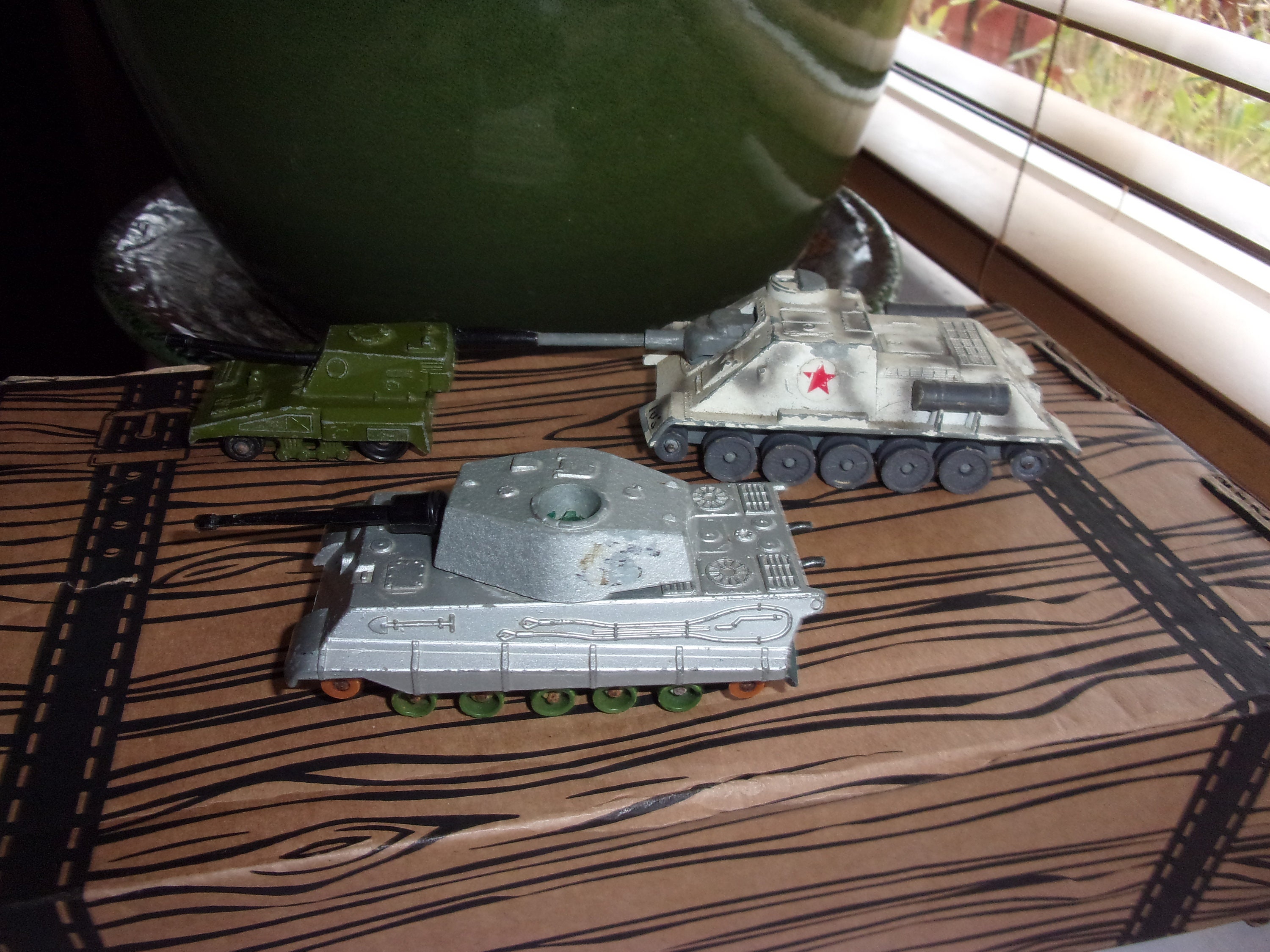 Vintage 1970s Toy Tanks X 3 Corgi SU 100 Russian Medium Matchbox Battle Kings King Tiger Rola ...