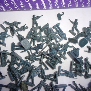 Vintage WW2 German Infantry 1/76 Scale Toy Soldiers by Airfix Others ...