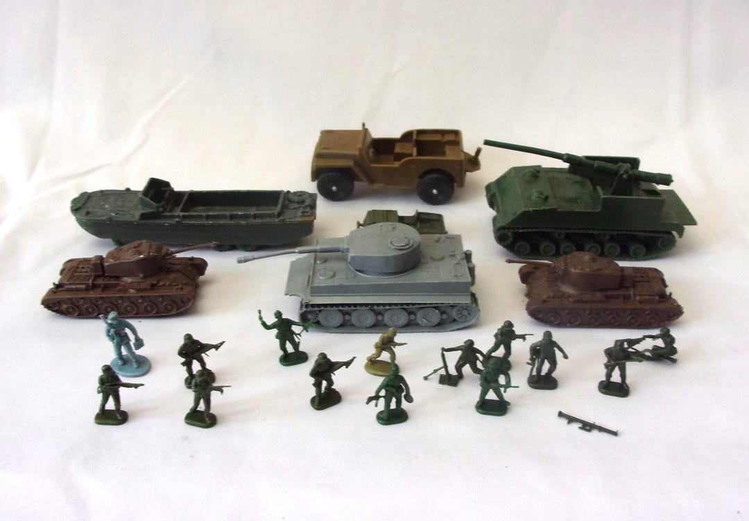 Vintage 1970s Airfix H0-00 Scale Poly Toy Tiger Tank D.U.K.W. + SPG ...