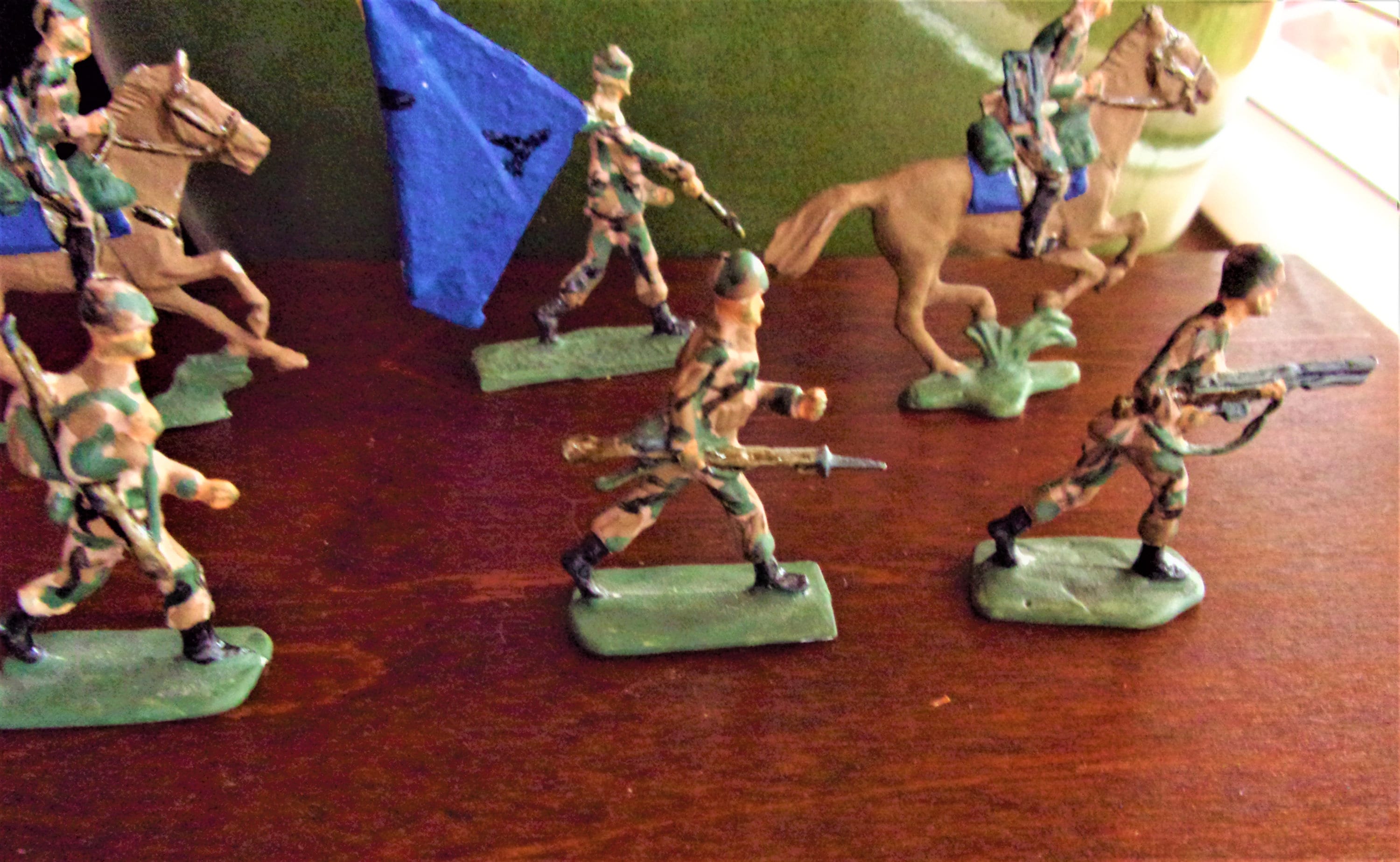 Painted Lead Soldiers With Standard Cavalry & Infantry Soldiers Painted ...