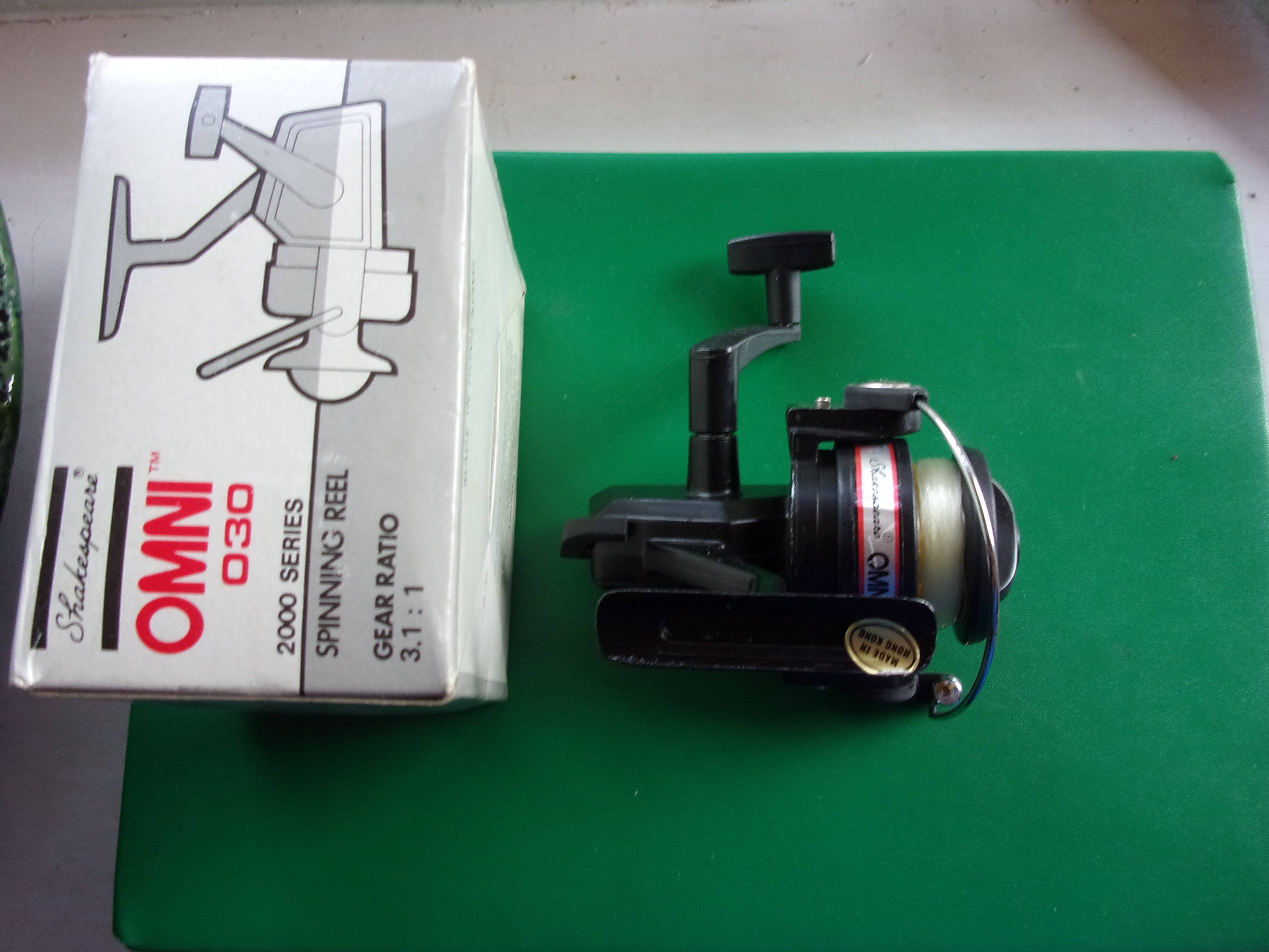 Vintage Shakespeare Omni 030 Fishing Reel 2000 Series Spinning Reel ...