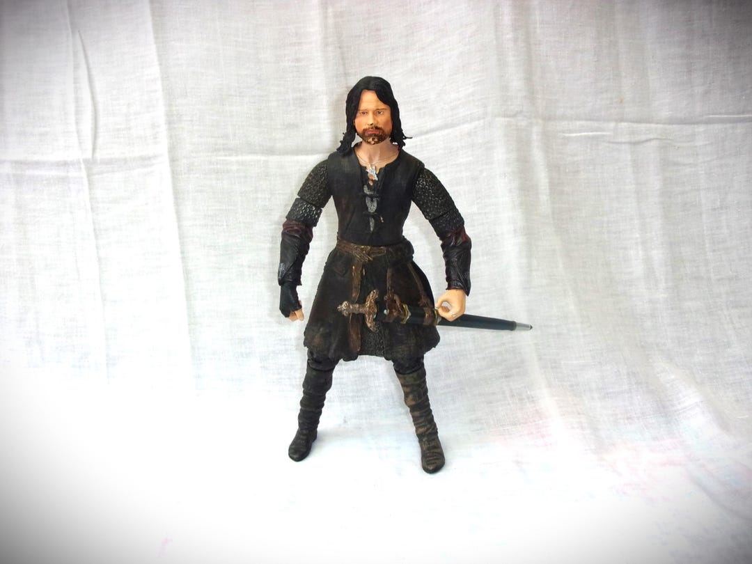 Rare Vintage Aragorn Action Figure: Lord of the Rings 11" NLP 2003 - Etsy