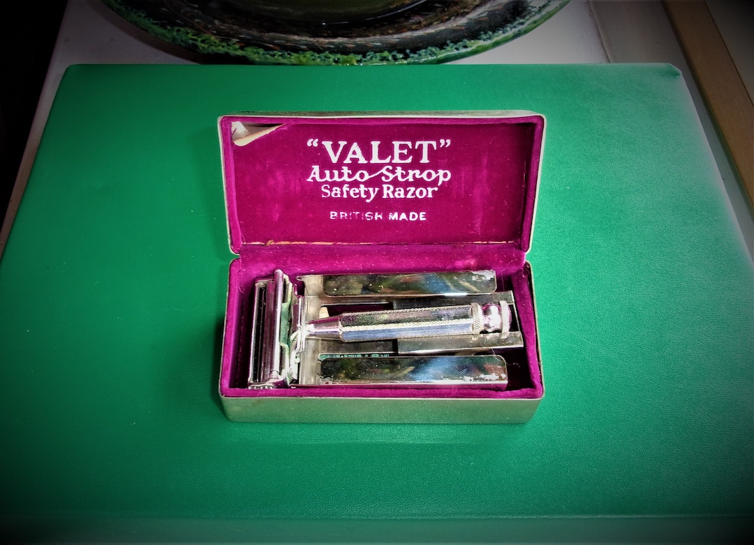 Vintage Valet Auto Strop Safety Razor and Metal Case With Accesories ...