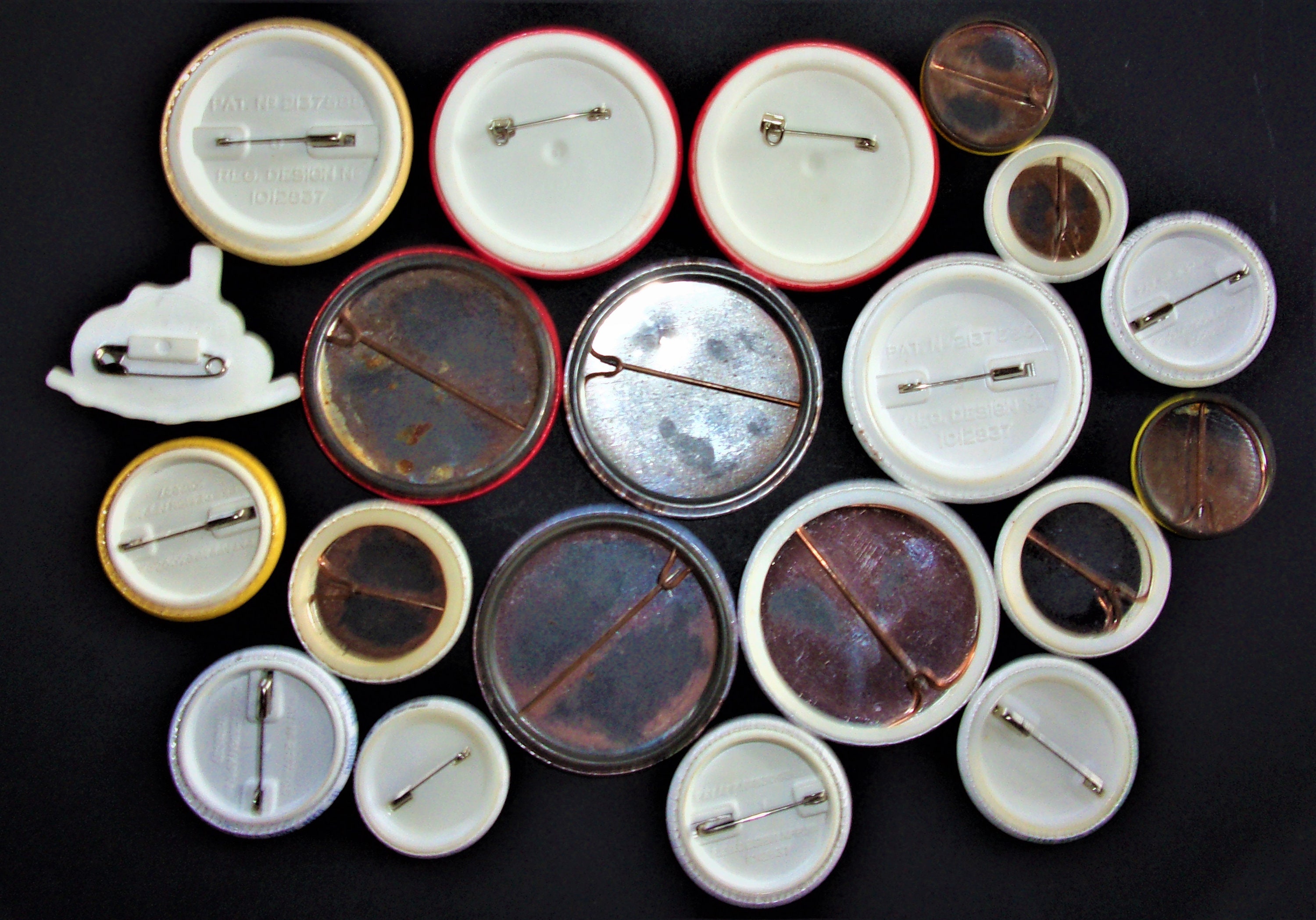 Vintage Bus & Tram Badges Metal and Plastic Pin Button Badges Bus Coach ...