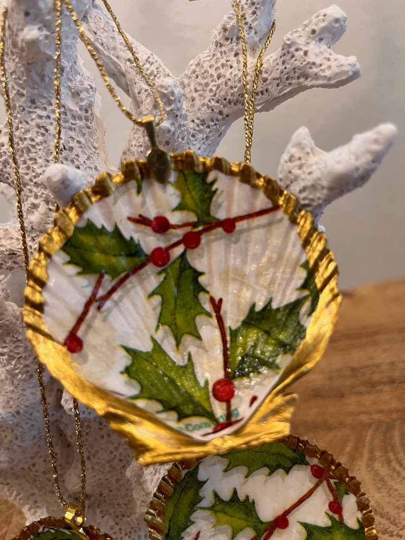 Gold Gilded Holly Leaf Scallop Shell Ornaments - Etsy