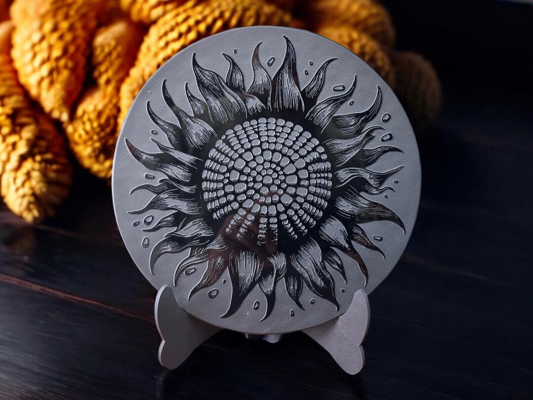 Obsidian Disc, Engraved With Sunshine of Corn, Star of the Ground 8 ...