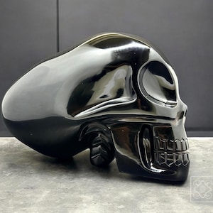 Alien Skull Sculpture, Carved in Black Obsidian, Alien Skull, Crafts ...