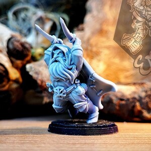 Dwarf Raider Kogan Cloak and Daggers 28mm/32mm D&D 3D Resin Print ...