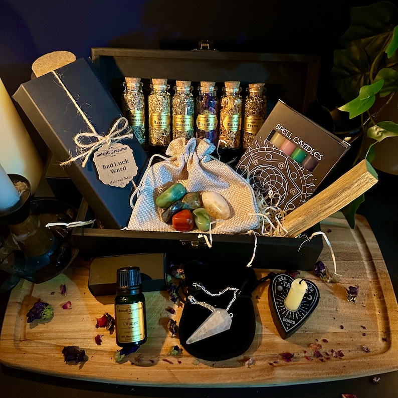 Witch Starter Kit: Beginner Witchcraft Set With Crystals, Herbs & Spell ...