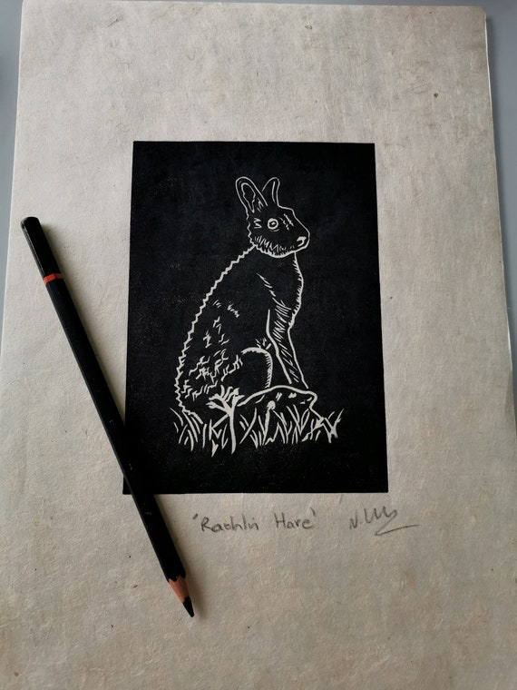 Rathlin island Golden hare lino print. A4 wall art. - Etsy Italia