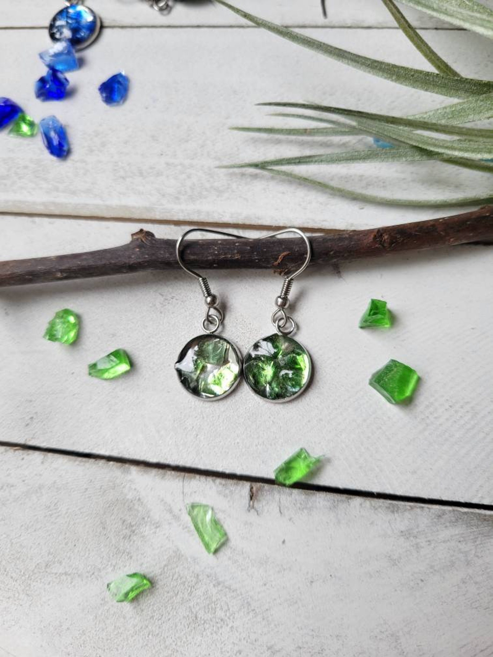 Emerald Green River Glass Drop Earrings From Upcycled Bottle - Etsy