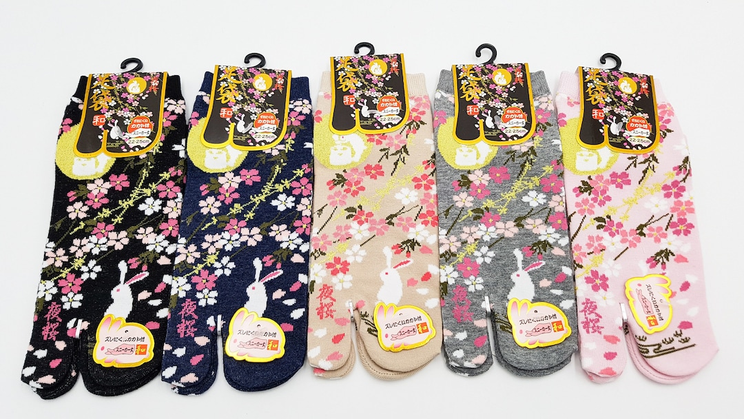 Short Japanese Tabi Socks in Cotton Rabbit Pattern Cherry Blossoms Size ...