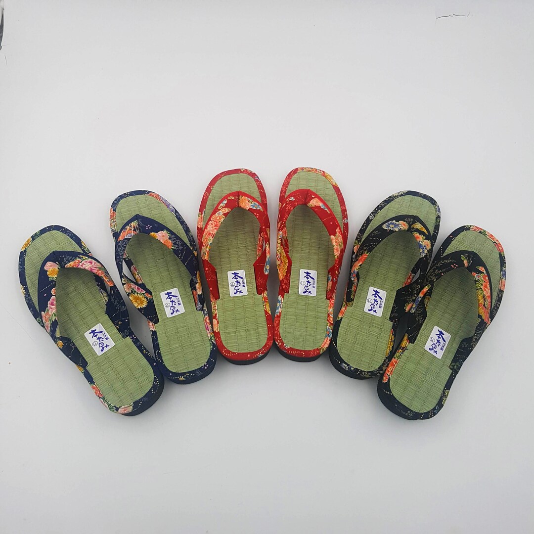 Japanese Zori Women's Flower Pattern Sandals 2 - Etsy