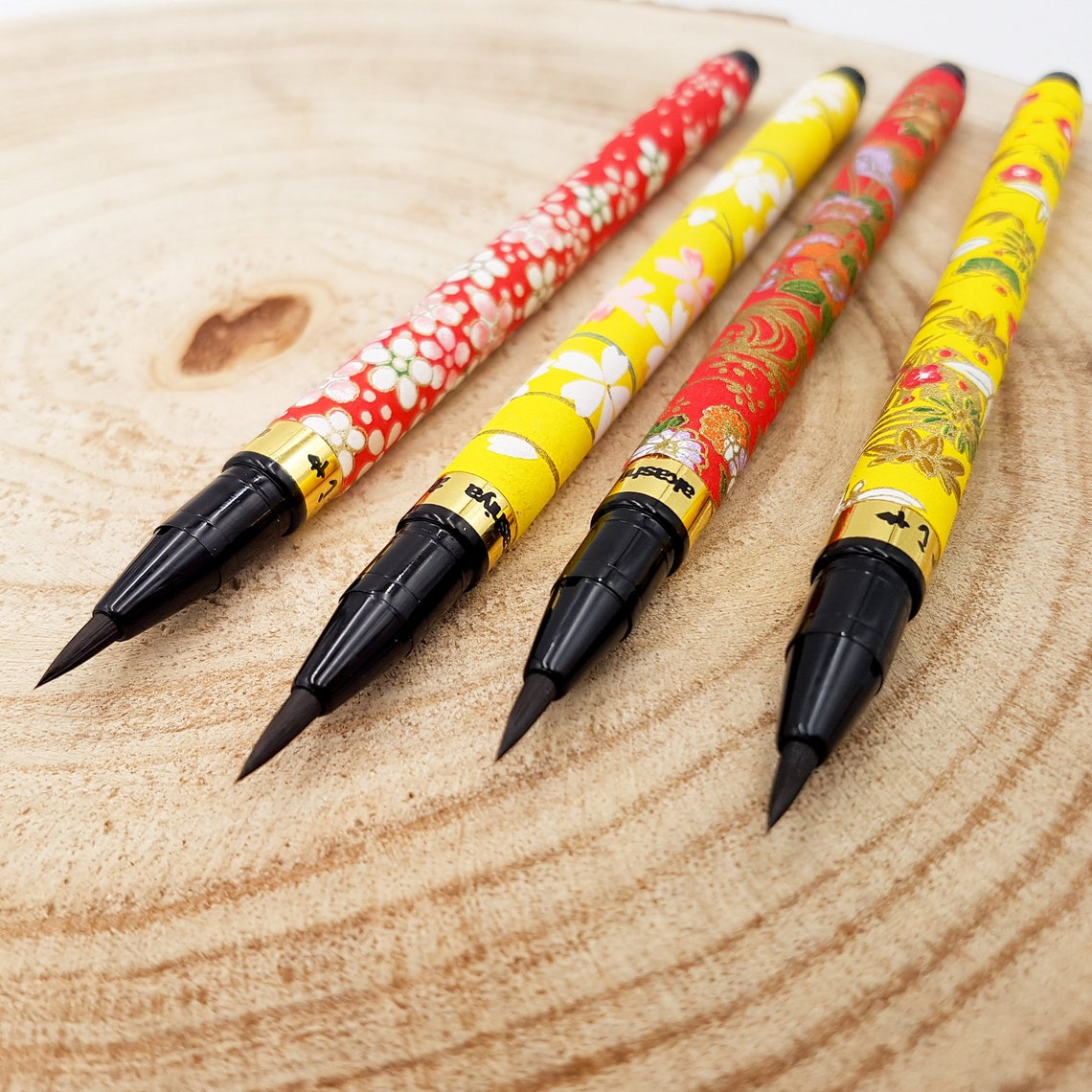Japanese calligraphic ink pen with red-patterned chiyogami | Etsy
