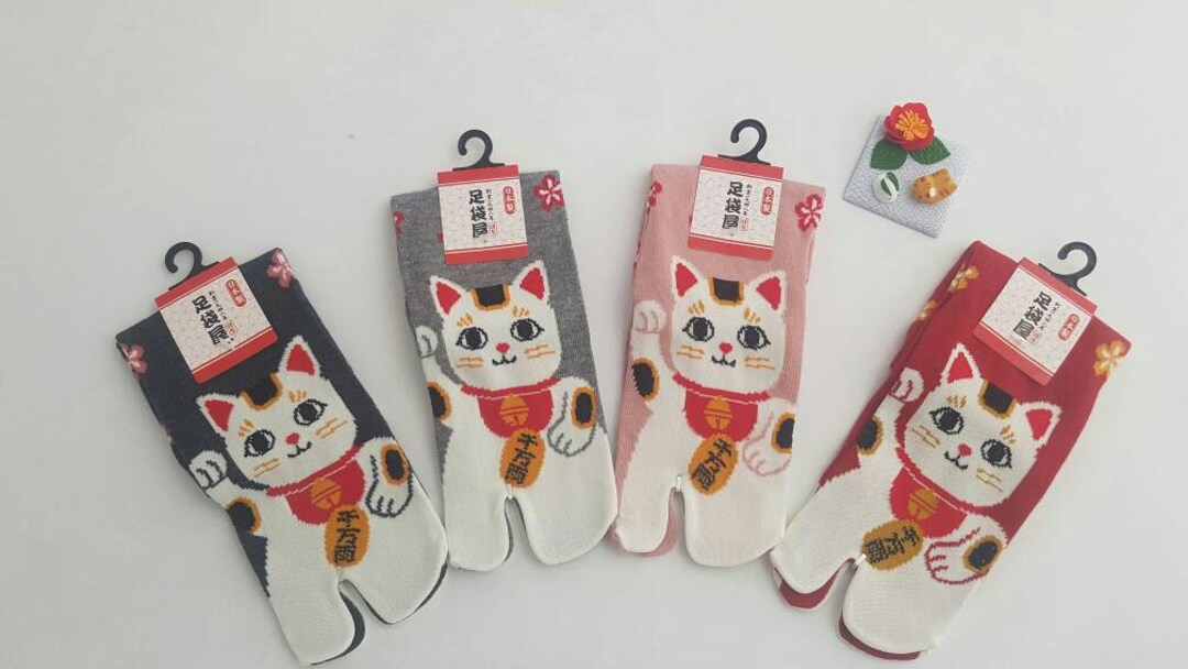 Japanese Tabi Socks in Cotton and Maneki Neko Cat Pattern Made in Japan ...
