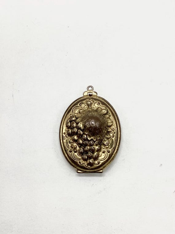 1930s-1940s Cast Brass Double Vertical Locket With Gr… - Gem