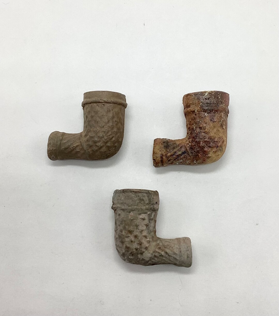 Three Early Victorian Beige Clay Pipes With Honeycomb or Fish Scale ...
