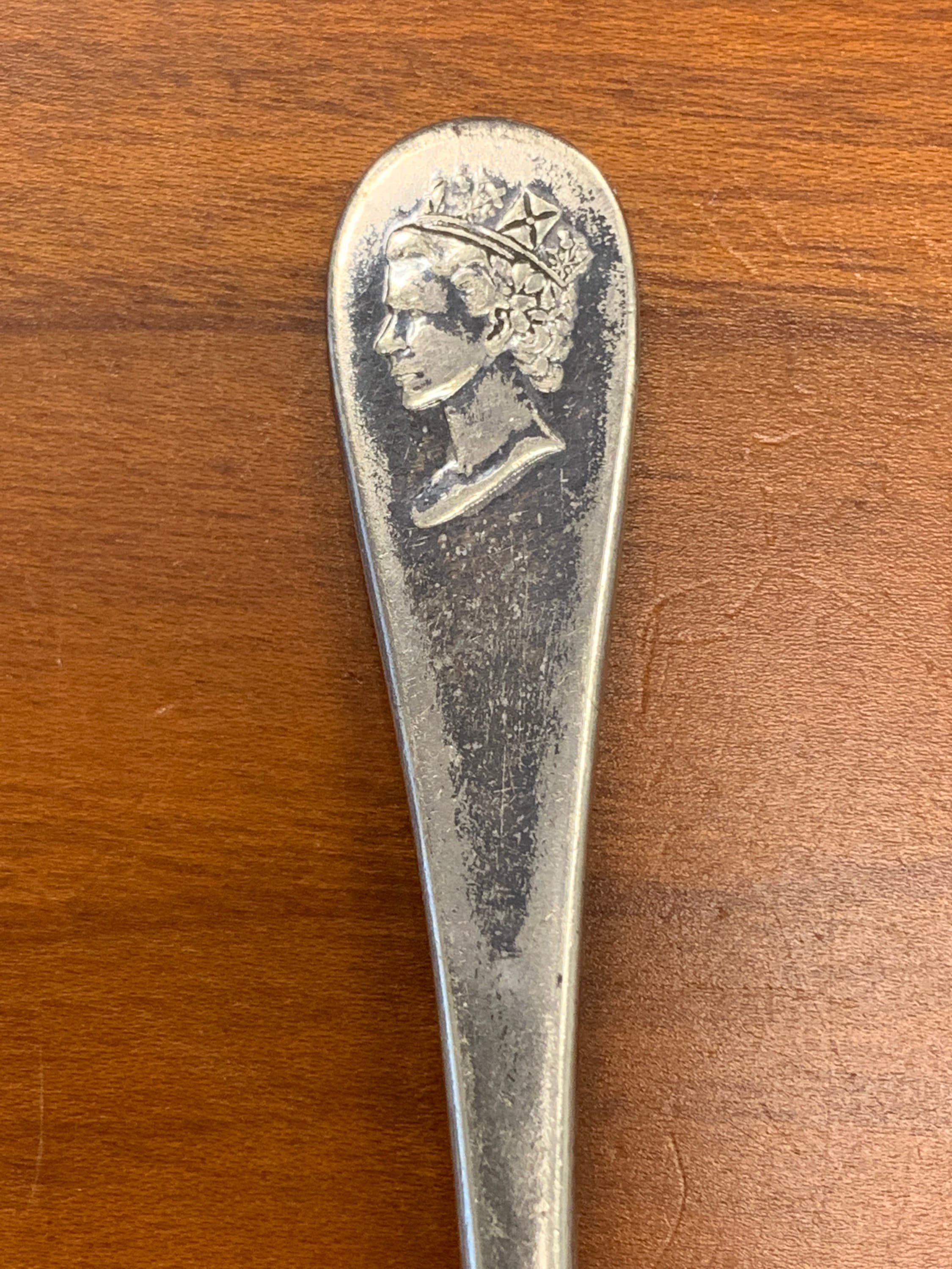 Collectibles Vintage silver plated spoon 1959 visit to Canada. QUEEN ...