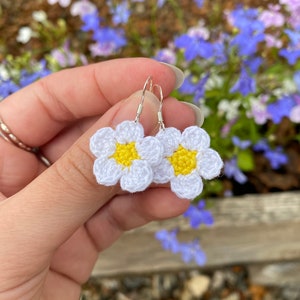 Tiny Crochet Daisy Earring Pattern // Digital Download // Crochet ...