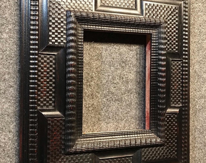 Traditional, 17th-century Dutch-style Ripple Frame - Ripple Moulding ...