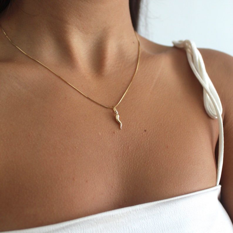 14k Gold Italian Horn Cornicello Necklace - Elegant Box Chain, Good ...