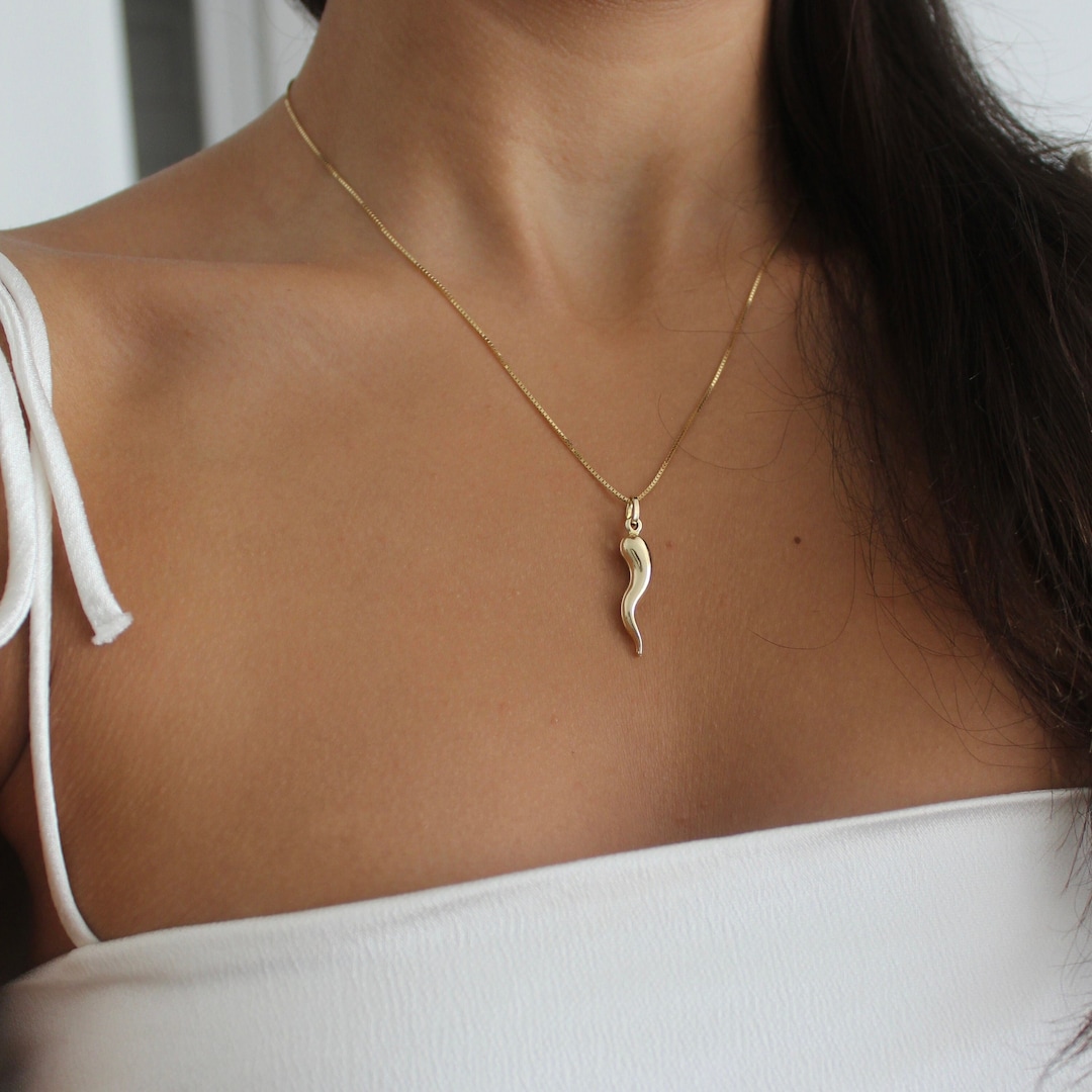 14k Gold Italian Horn Cornicello Necklace - Elegant Box Chain, Good ...