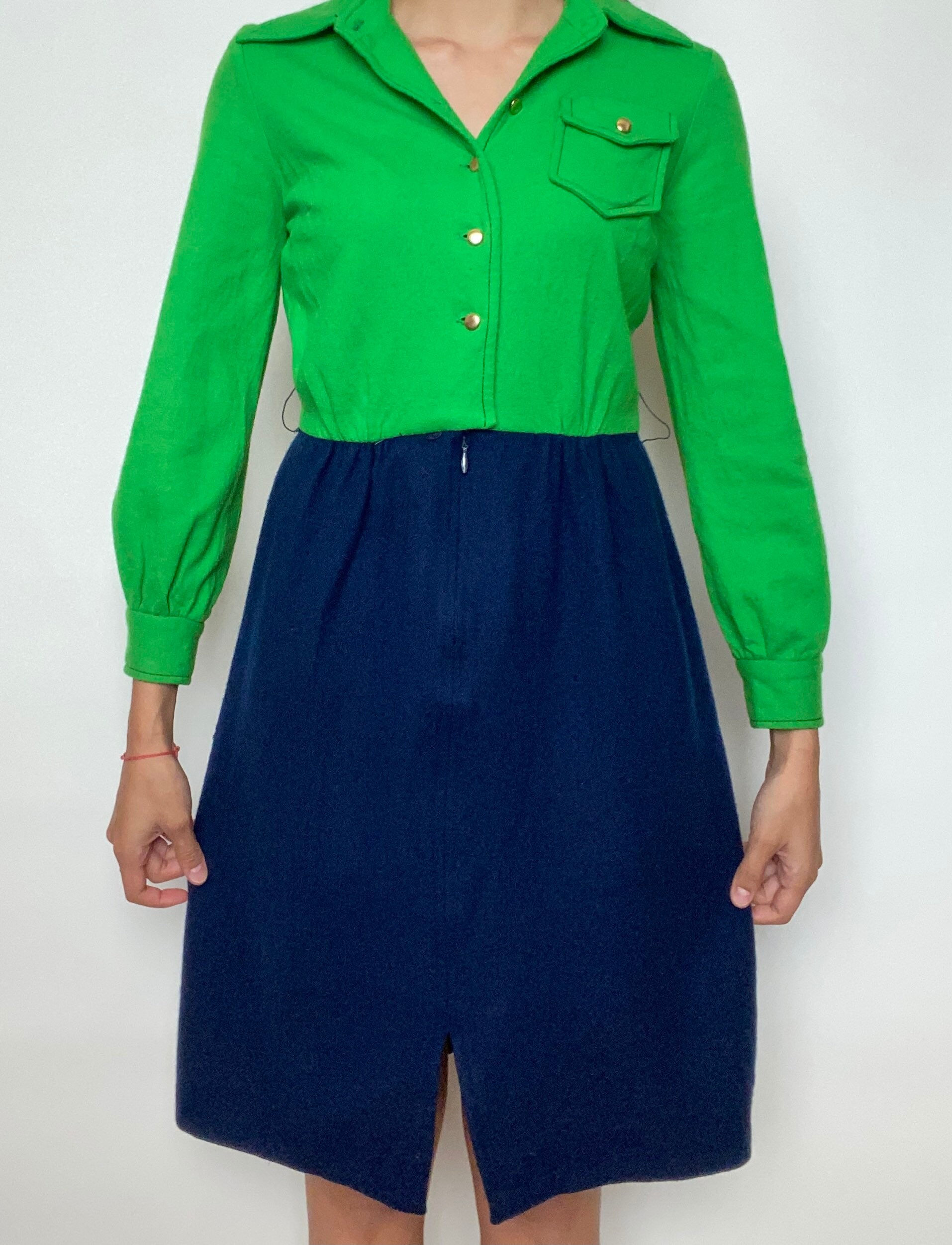 Vintage 60s 70s Bright Slime Green & Navy Blue Color Block Long Sleeve ...
