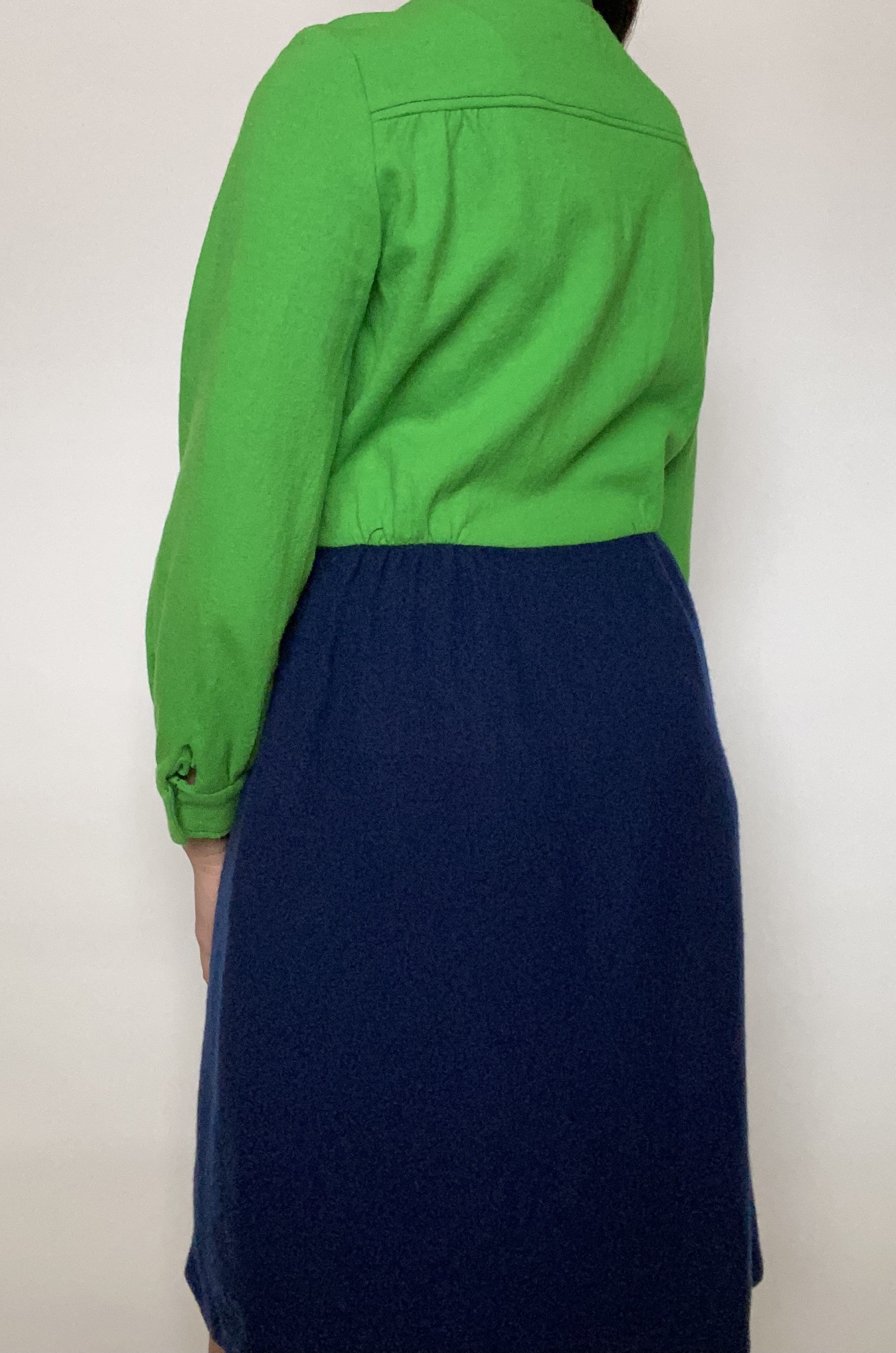 Vintage 60s 70s Bright Slime Green & Navy Blue Color Block Long Sleeve ...