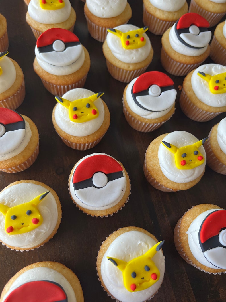 Pokeball Fondant Cupcake Toppers - Etsy