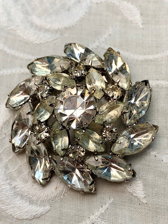 Vintage 1950s pinwheel rhinestone - Gem