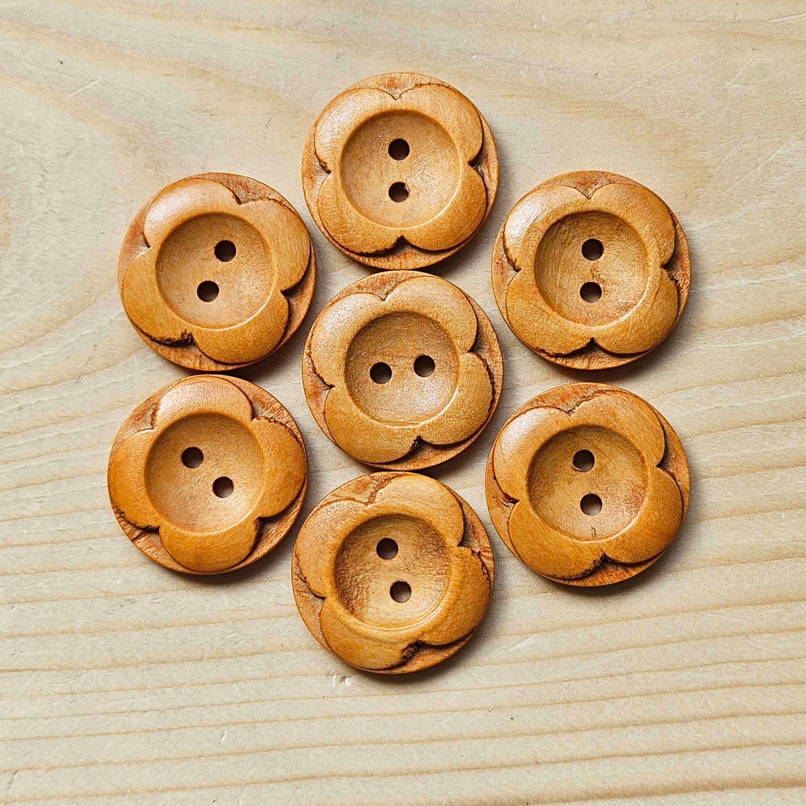 VINTAGE FLOWER Round 2-HOLE Light Brown / 25mm - 6 Buttons / Wooden ...