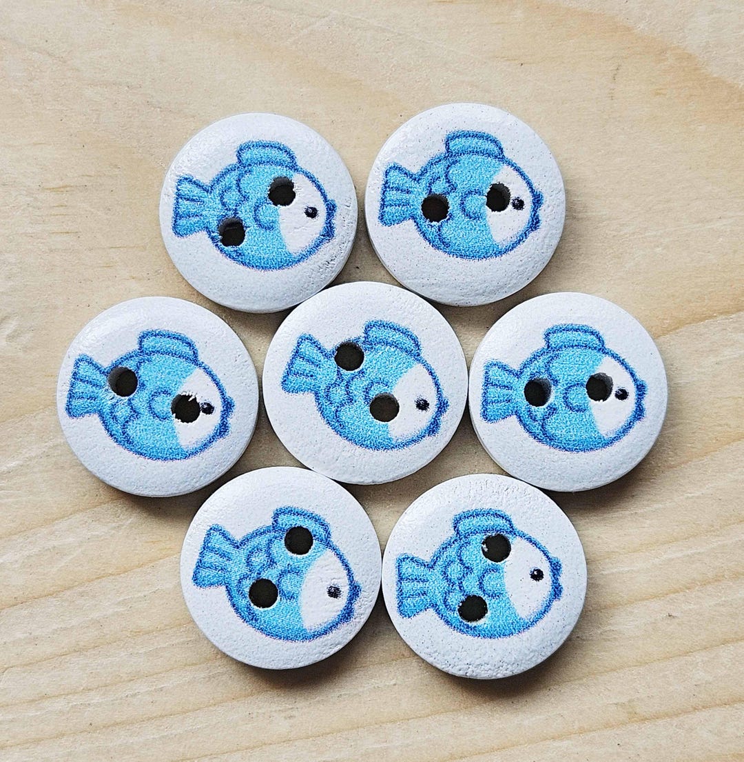 BLUE FISH / 15mm - 8 Buttons / Wooden Buttons / Sewing Buttons - Etsy