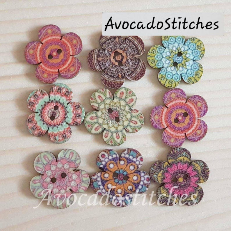FLOWER ART / 15-25mm / 8 Buttons / Wooden Buttons / Sewing Buttons - Etsy