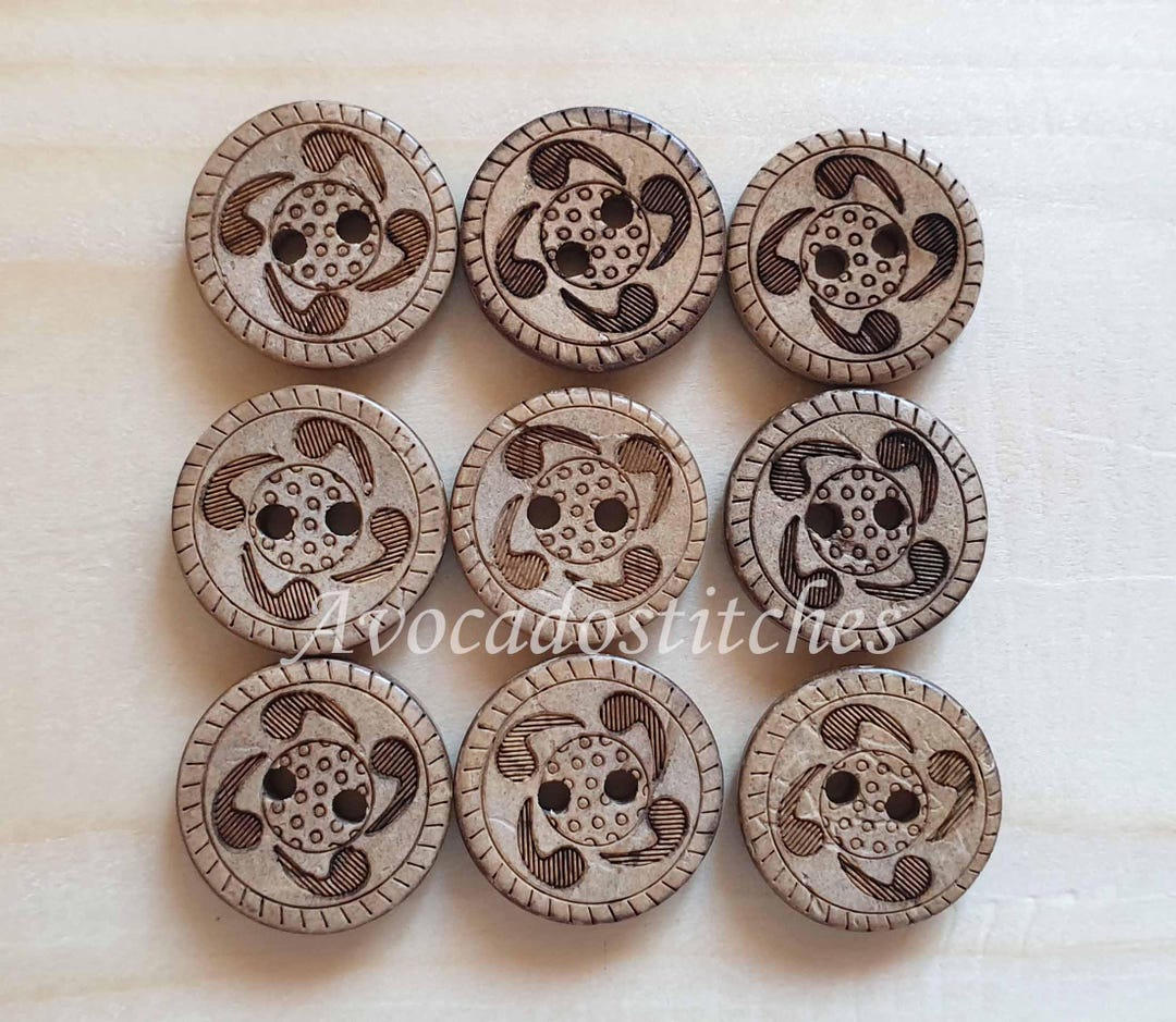 COCO UNIVERSE / 15mm - 8 Buttons / Coconut Buttons / Sewing Buttons - Etsy