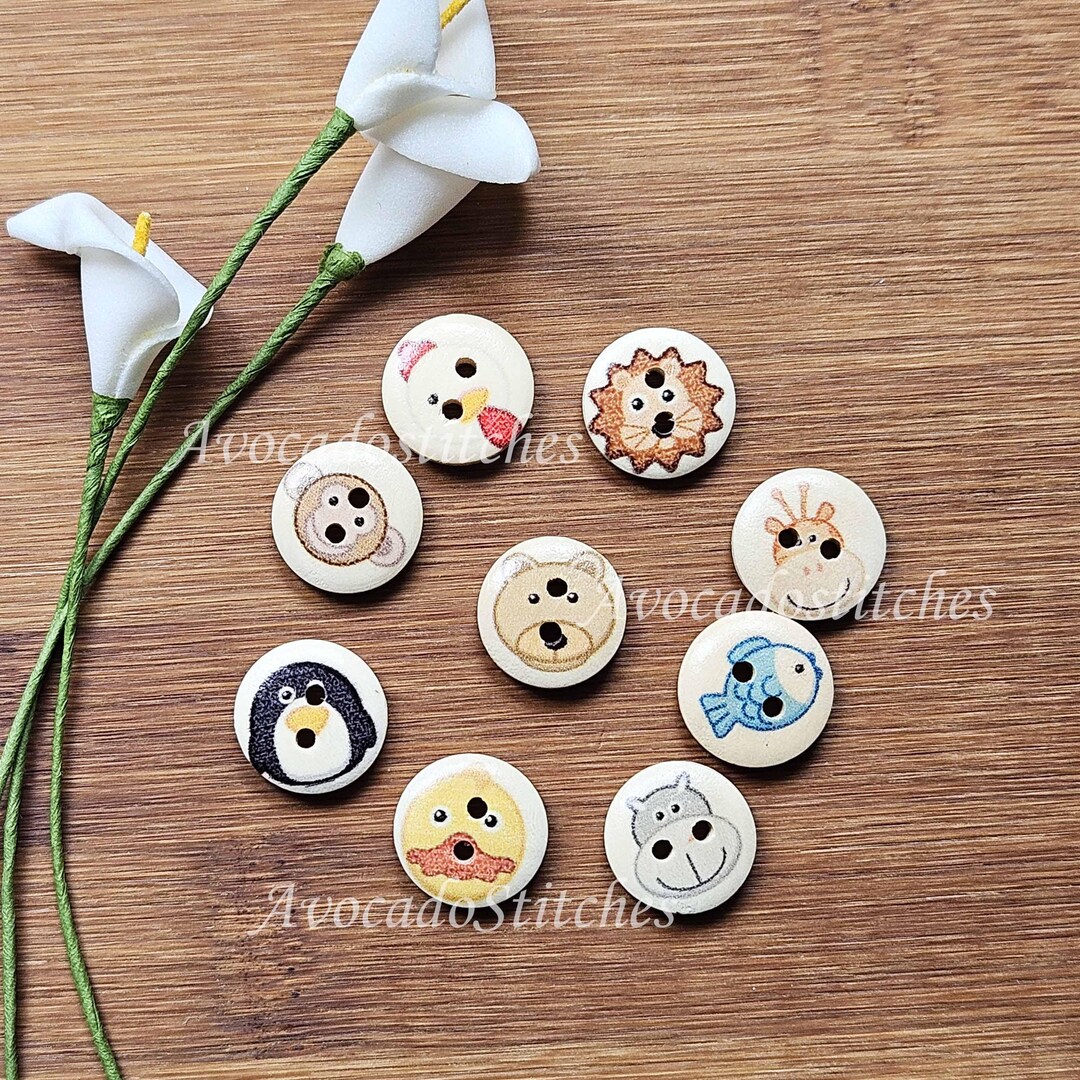 ANIMALS / 15mm - 8 Buttons / Wooden Buttons / Sewing Buttons - Etsy