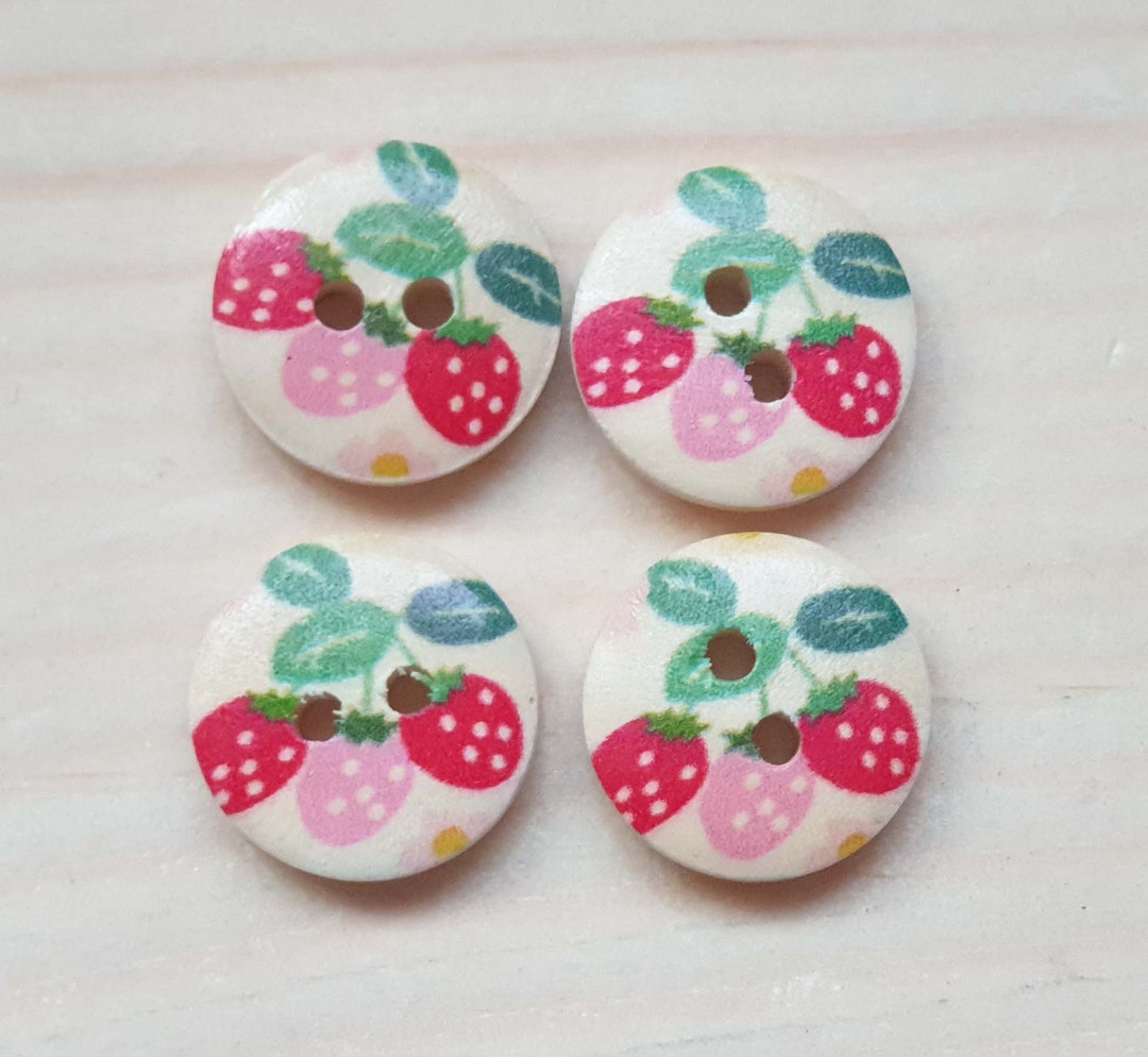 STRAWBERRIES / 15mm / Set of 8 Buttons / Wooden Buttons / Sewing ...