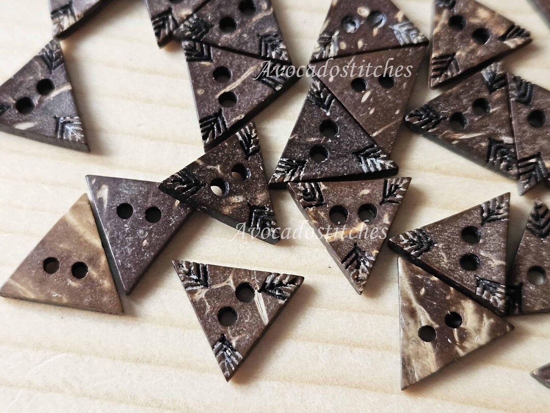 13*11mm - 6 Buttons - Coco MINI TRIANGLE Coconut Buttons / 2-hole ...