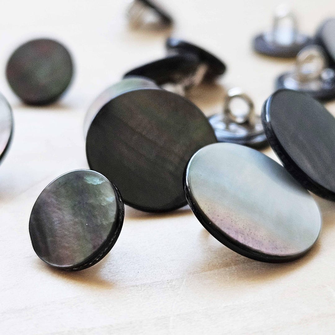 GREY SEASHELL SHANK / 10-15mm / Set of 4 Buttons / Seashell Metal Shank ...