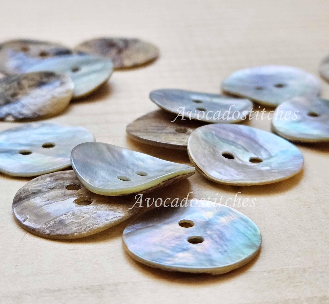 AKOYA SEASHELL Buttons / 15-25mm / MOP Shell Buttons / Sewing Buttons ...