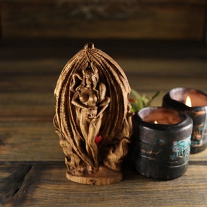 Lilith Statue: Mini Wood Carving Altar - Pagan Wiccan Decor - Etsy