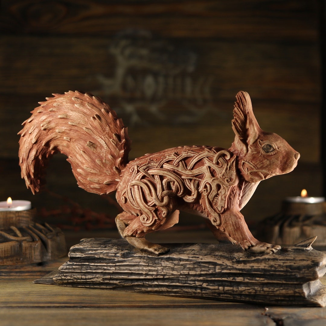 Ratatoskr, Eichhörnchen aus Holz, Eichhörnchen aus Holz Wikinger Figur ...