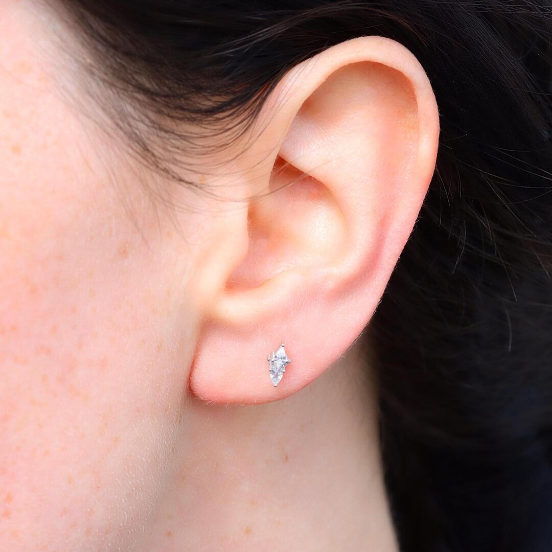925 Sterling Silver CZ Cluster Triangle Piercing, Diamond Shape 18K ...