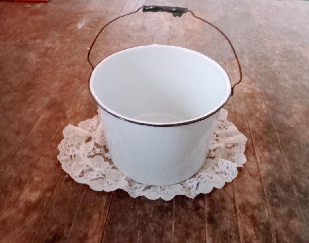 Vintage White Enamelware Pail With Black Rim and Wire Handle - Etsy