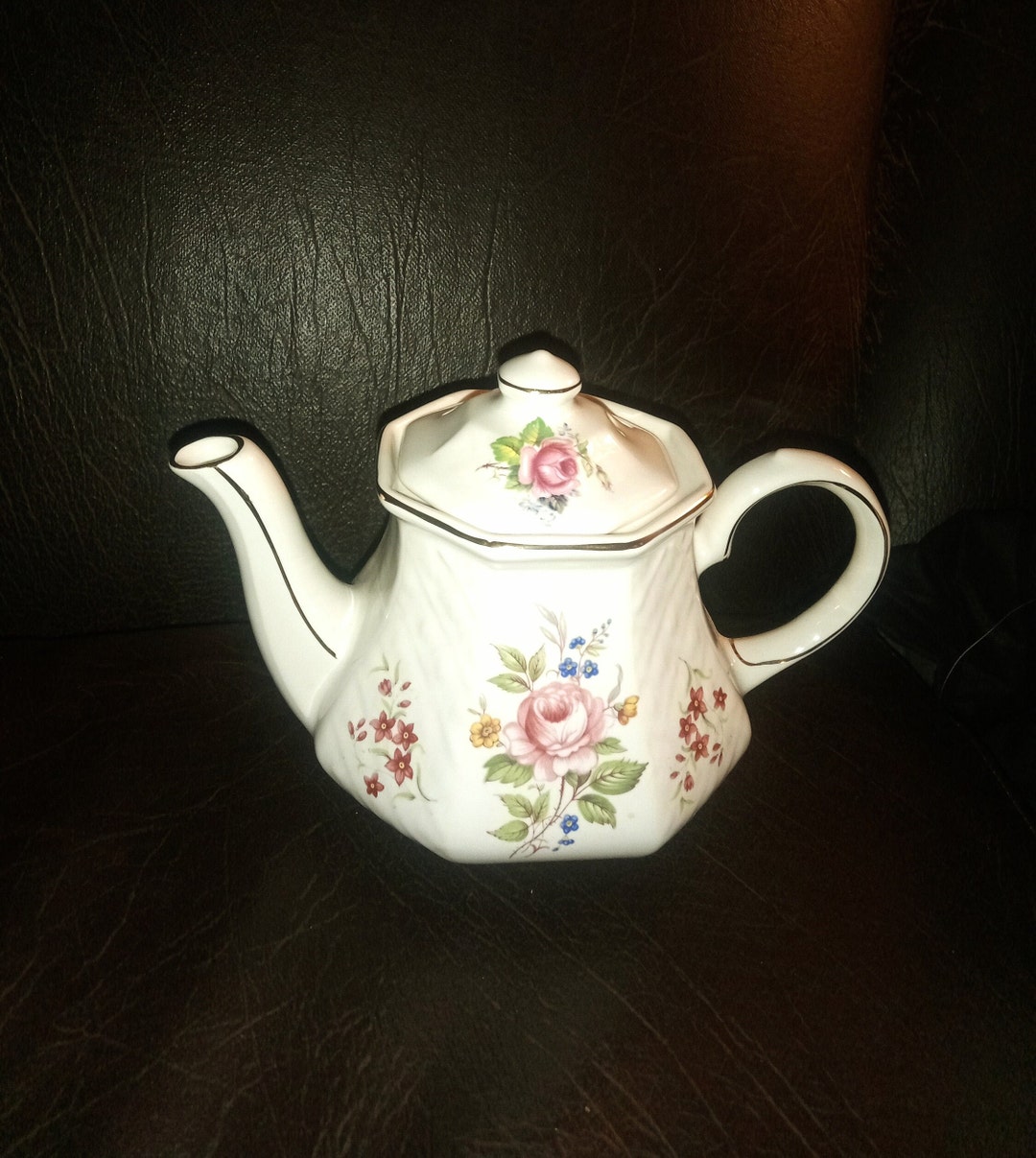 Vintage Sandler Windsor Teapot-england - Etsy