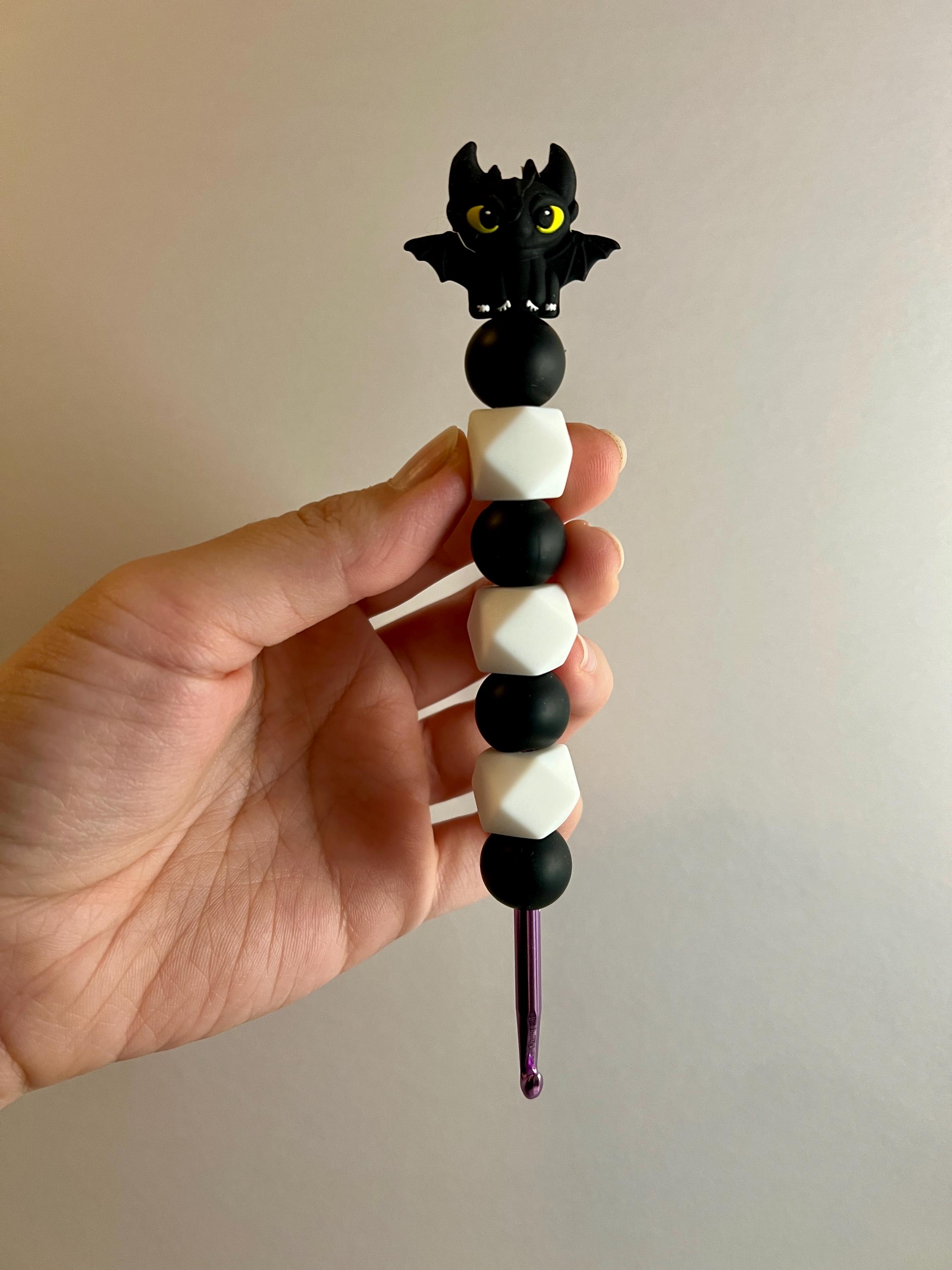 Fantasy Book Crochet Hook, Basgiath & Velaris Ergonomic Handle ...