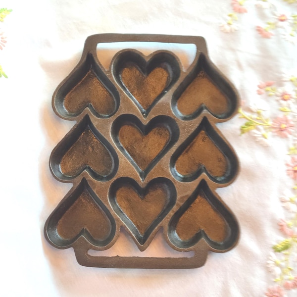 Cast Iron Hearts Pan - Etsy