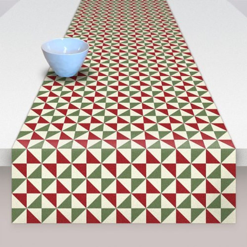 Triangles Geometric Red Green Table Runner - Etsy