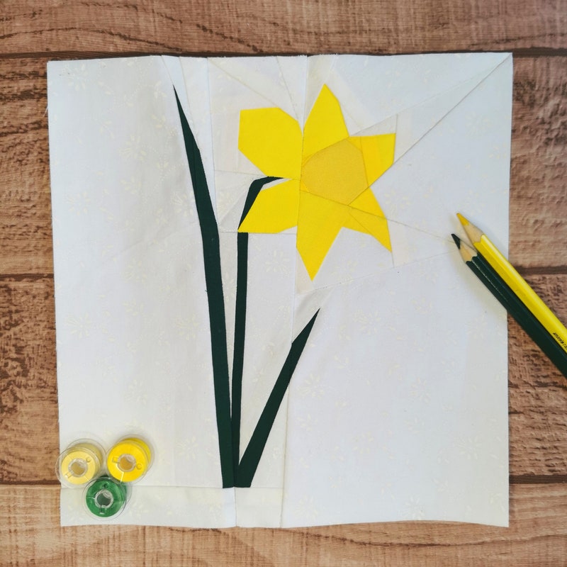 Daffodil Quilt Block - Etsy