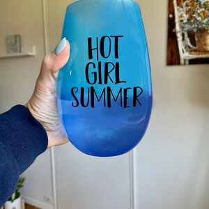 Hot Girl Summer Color Changing Wine Glass - Blue, Pink, Purple Color ...