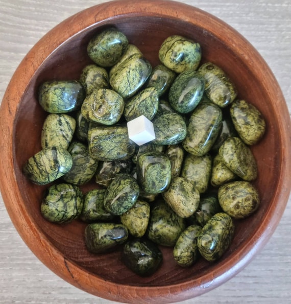 Serpentine Tumbled Stone / Natural Serpentine Tumblestone / 1 - Etsy